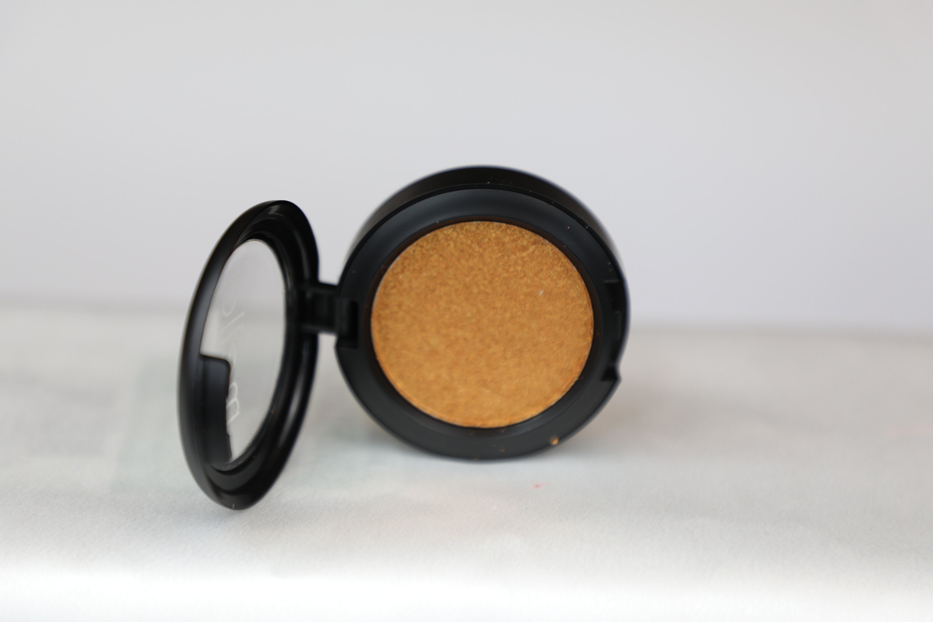 Single Matte Eyeshadow, Gold Shimmer Eyeshadow, Single Gold Eyeshadow ...