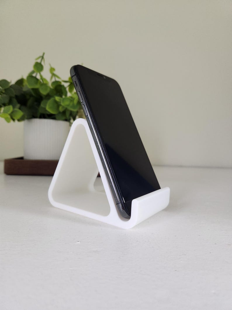 Minimalist Angled Phone Stand – 3D Printed Desk Smartphone Holder ...