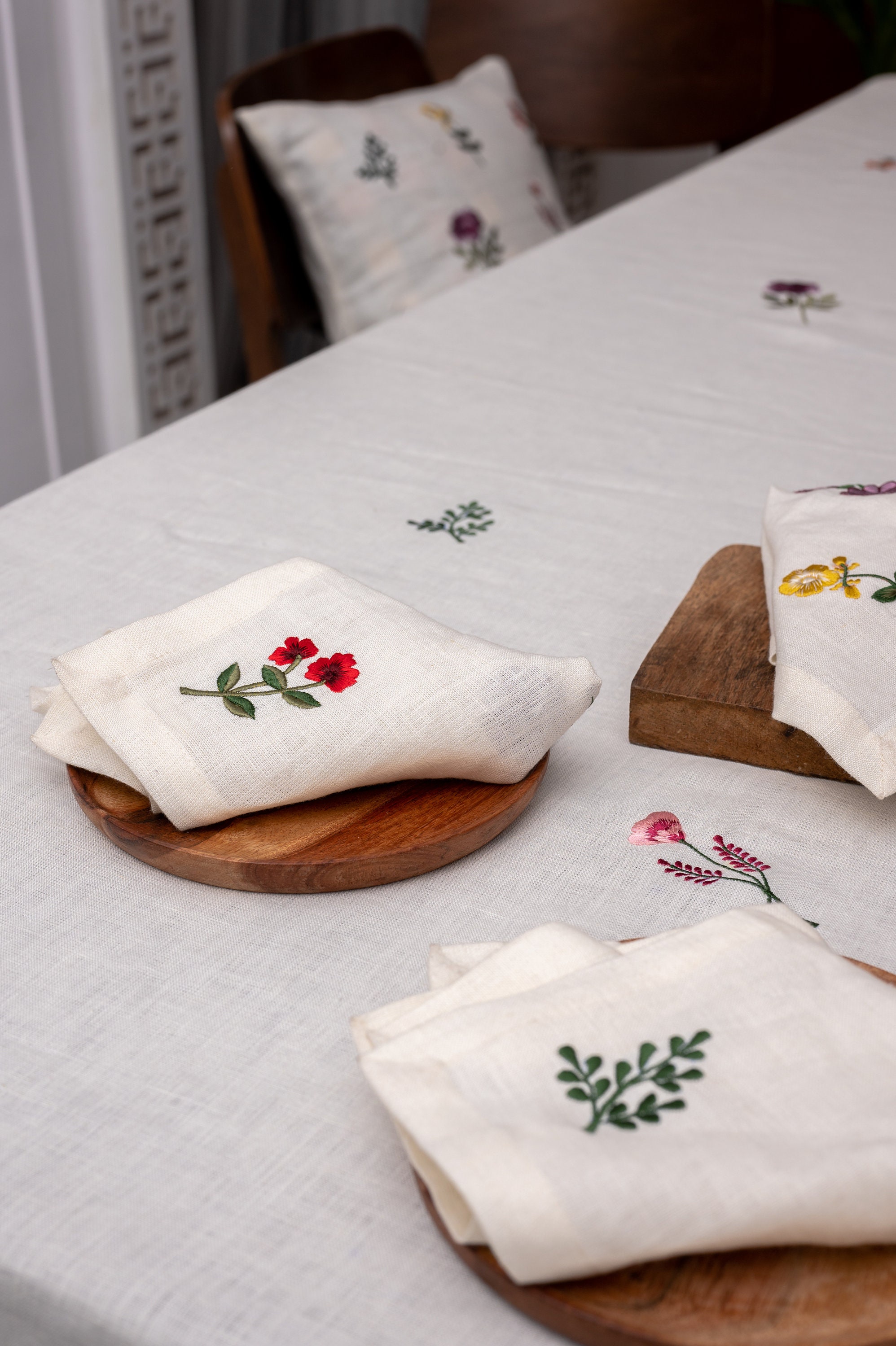 Floral Embroidered Napkins Linen Napkins Floral Linen Cocktail Napkins ...