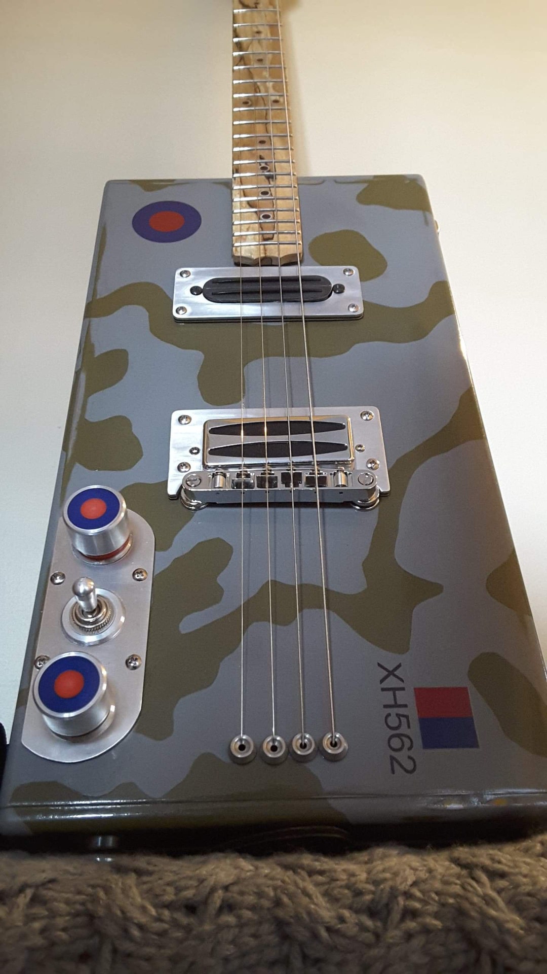 Four String Steel Box Custom Build Left Hand Electric Guitar, Cbg ...