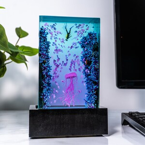 Jellyfish Swarm Resin Desk Light Underwater Epoxy Lamp Scuba ...