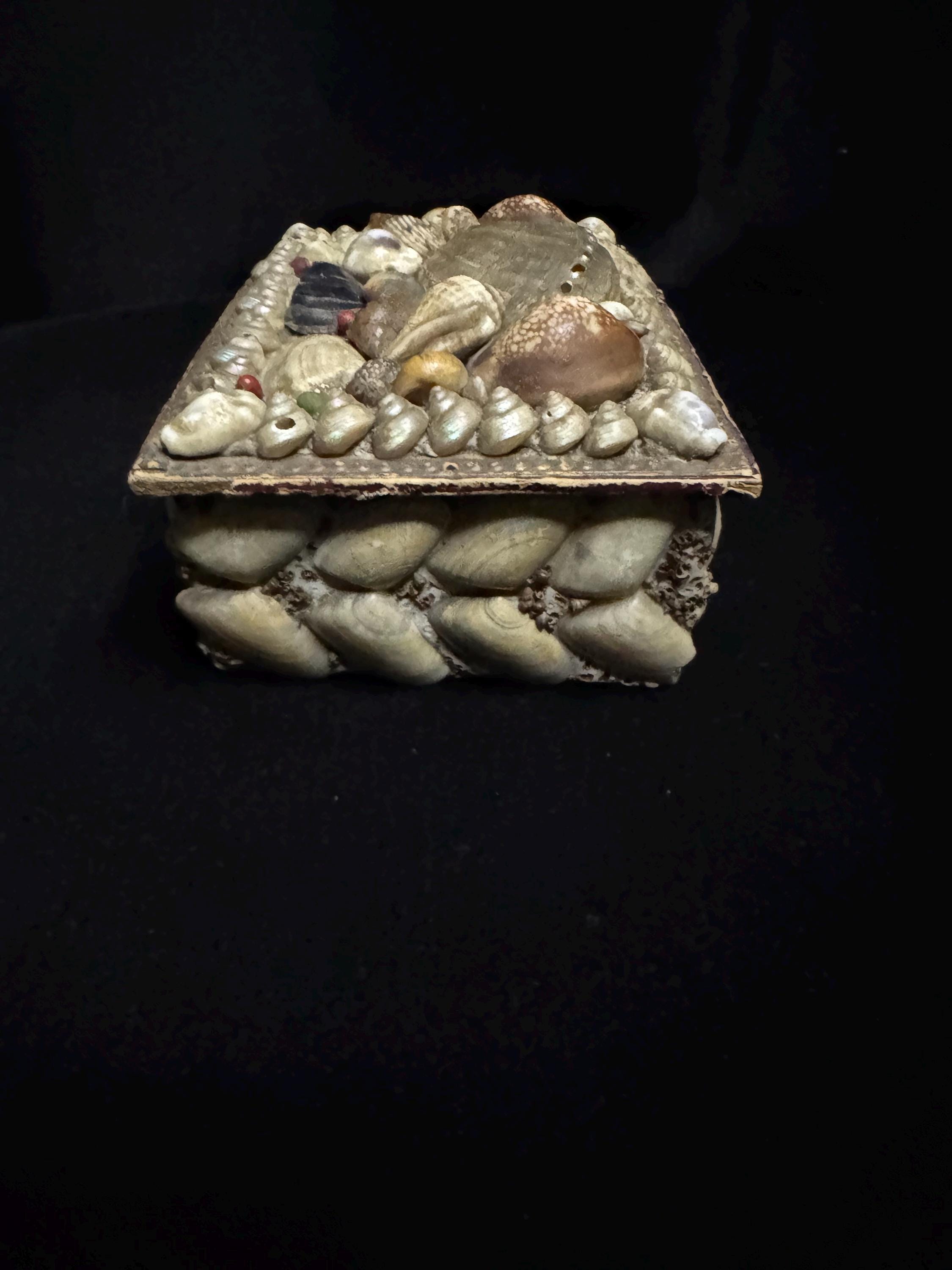 Victorian Seashell Art Trinket Box. Antique Box Decorated With ...