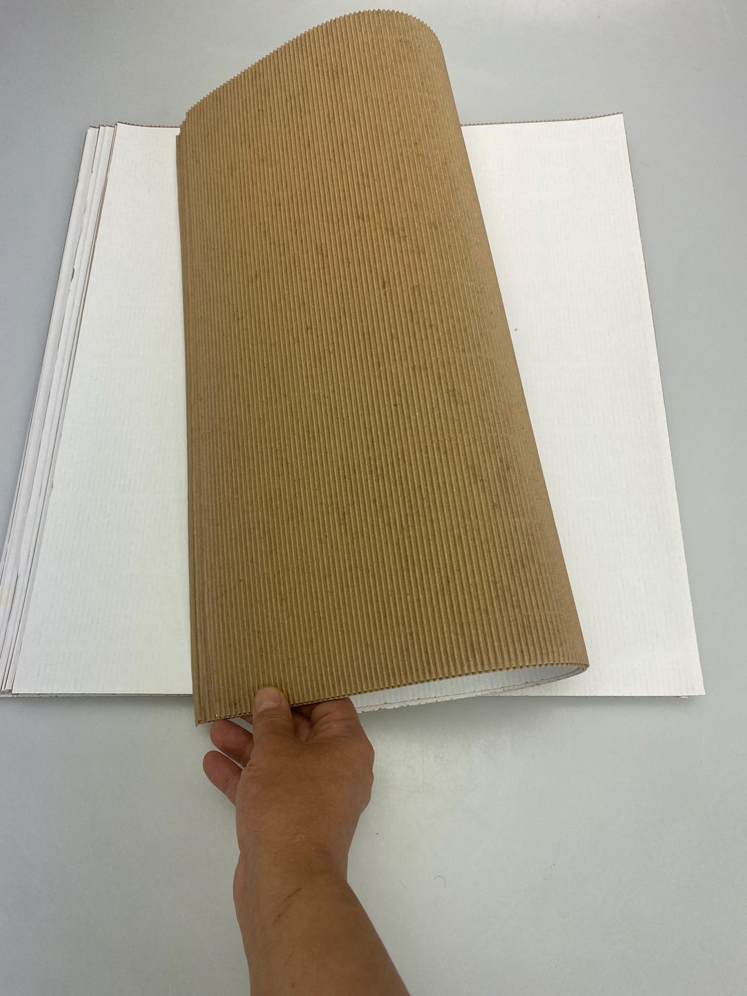 15 Open E-flute Sheets Brown /white 17,7 Inch X 15,7 Inch ( 45 Cm X 40 ...