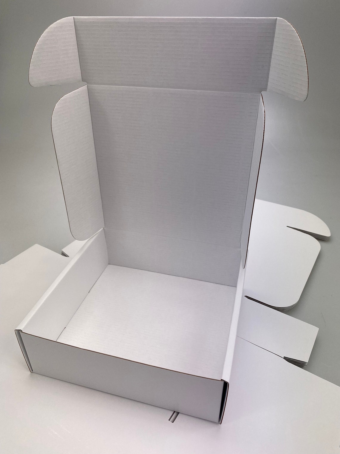 Pack of 8 Coated Corrugated Cardboard Shipping Boxes, Small Parcel ...