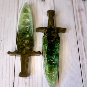 Custom Dagger Dice Box - Etsy