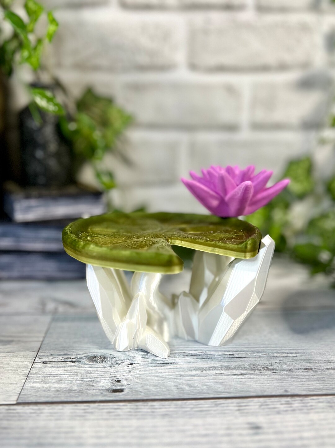 Crystal Lilypad Stand - Etsy