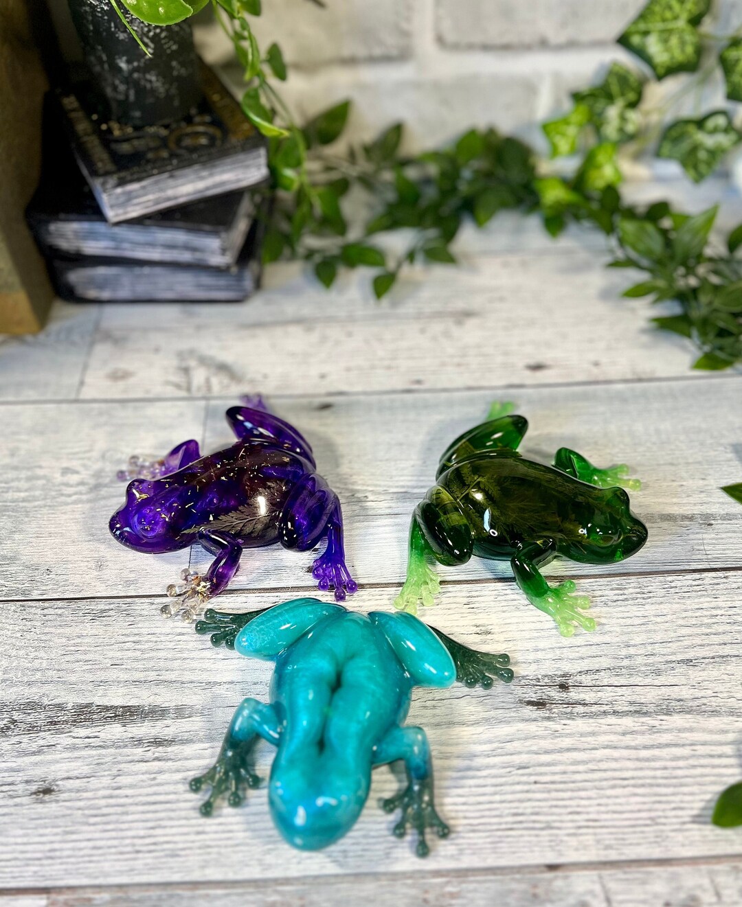 Resin Frog Figurines - Etsy