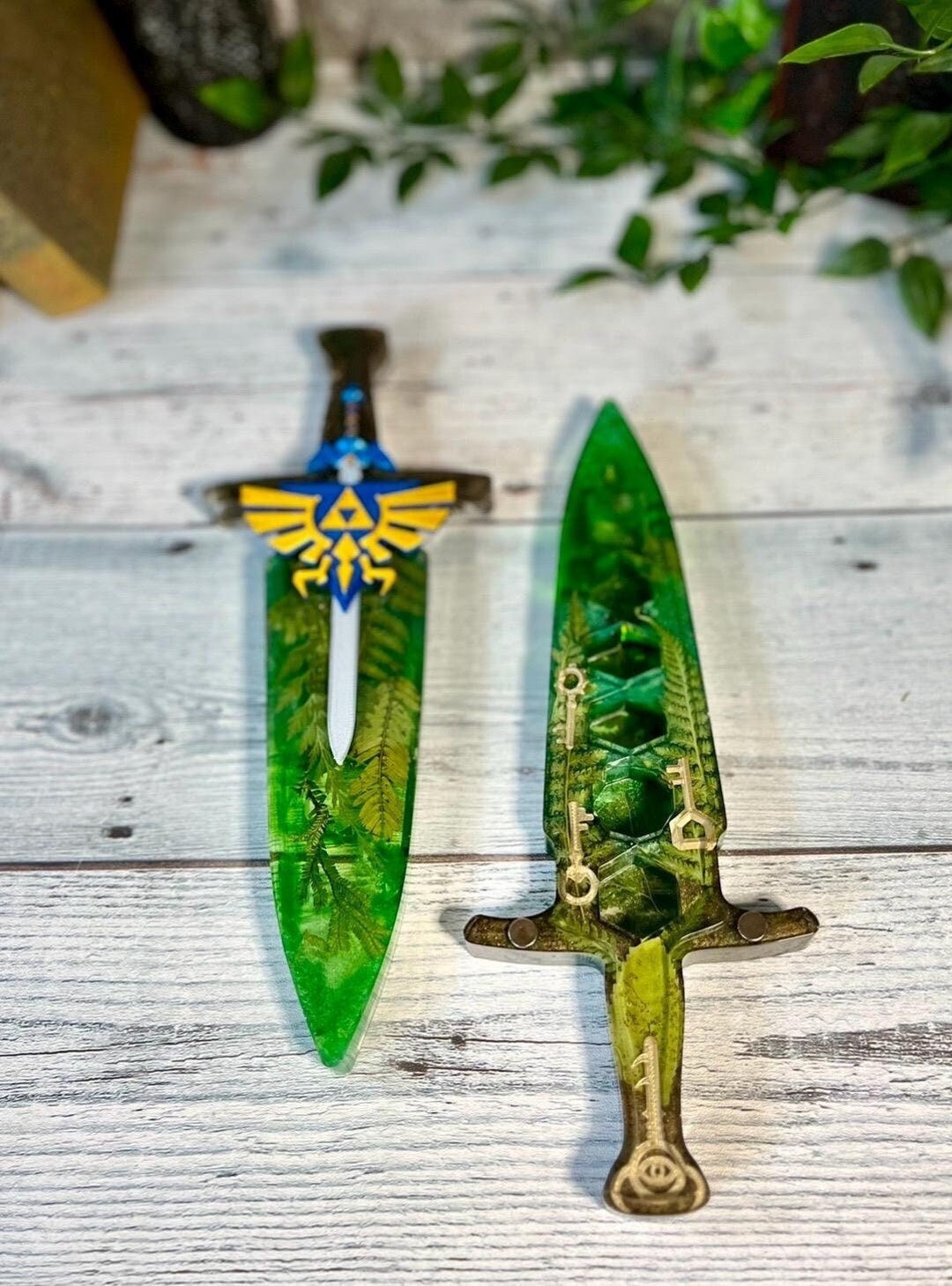 Custom Legend of Zelda Dagger Dice Vault - Etsy
