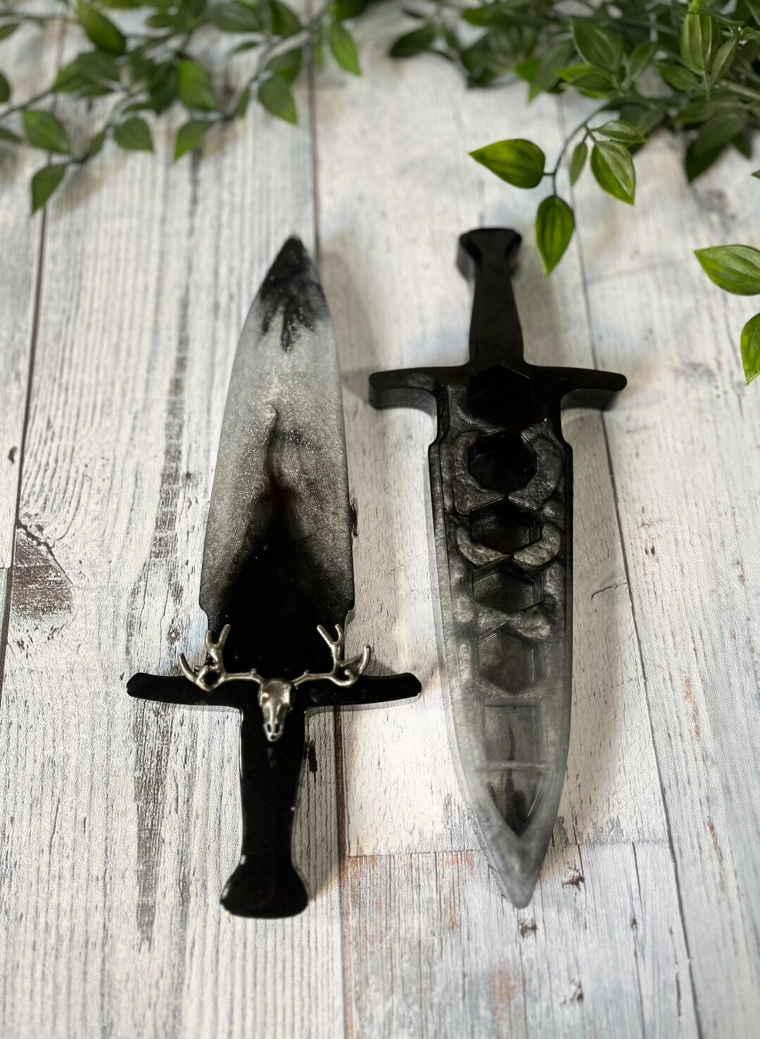 Custom Dagger Dice Case - Etsy