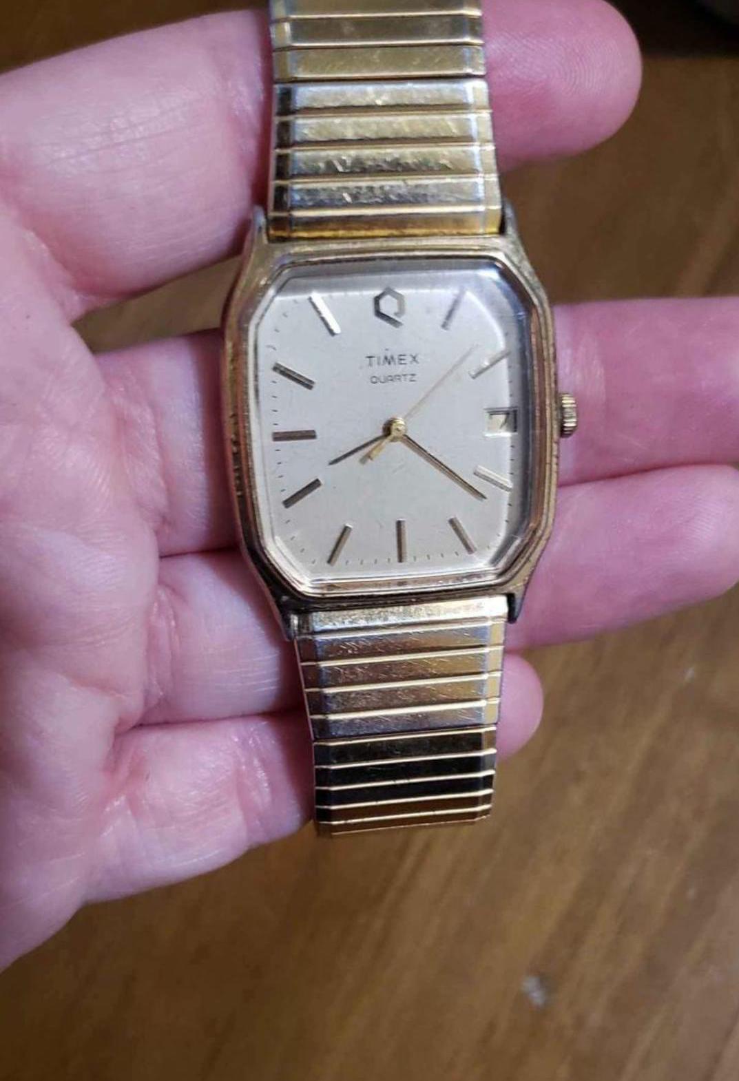 Vintage Timex Q Tank Square Case Men's Gold Tone W-cell Watch W/ Date ...