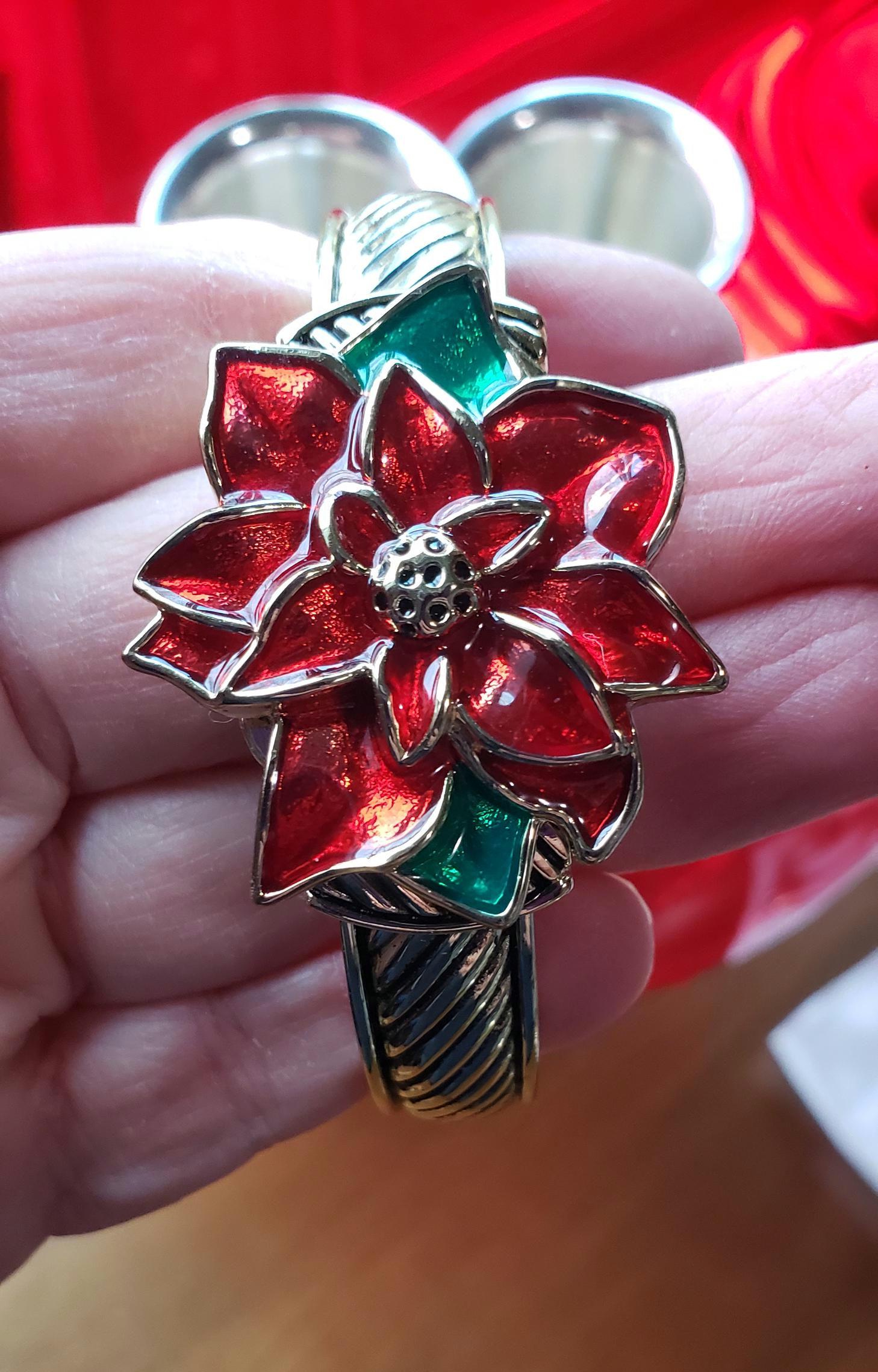 Vintage Peek-a-boo Ladies Watch Gold Tone Red and Green Holly! SO ...
