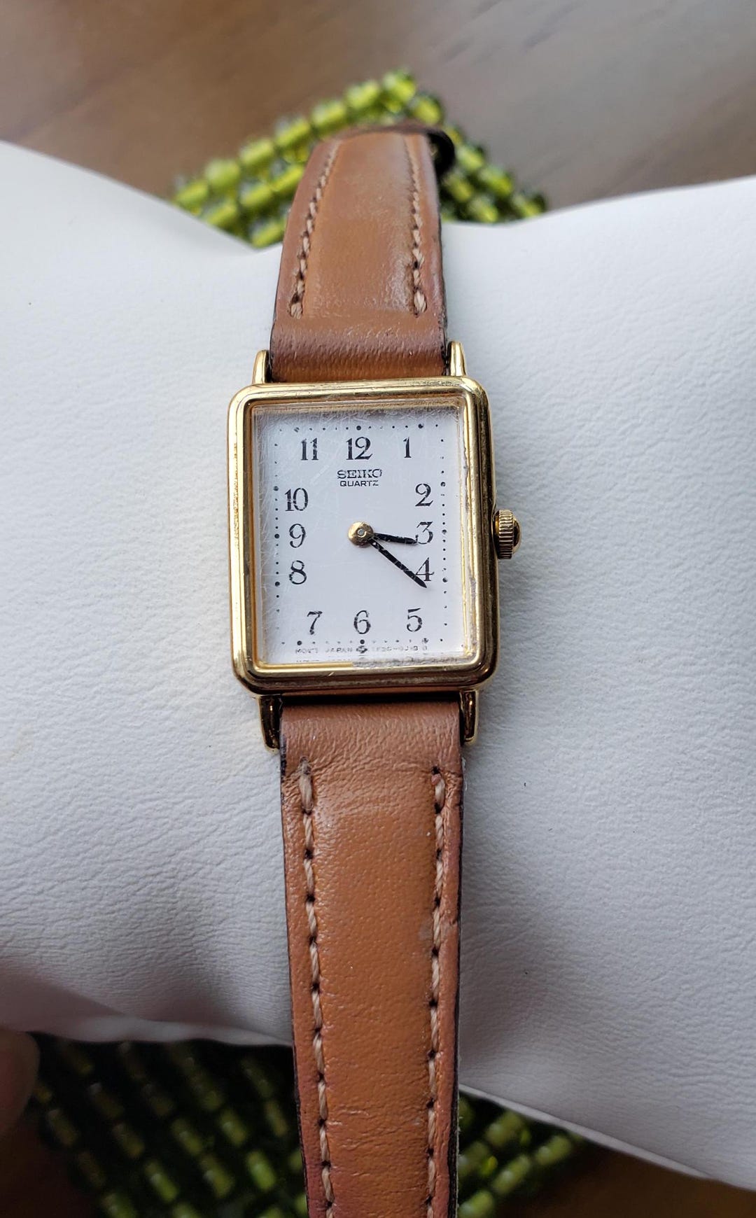 Vintage 1980's Seiko Tank Ladies Watch! Beautiful White Dial, Gold Tone ...