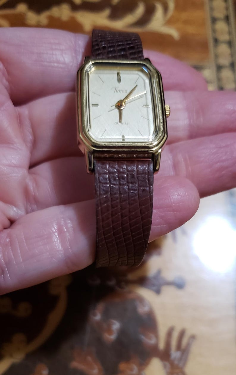Vintage 1980's Timex Tank Quartz Ladies Watchl Textured Champagene Dial ...