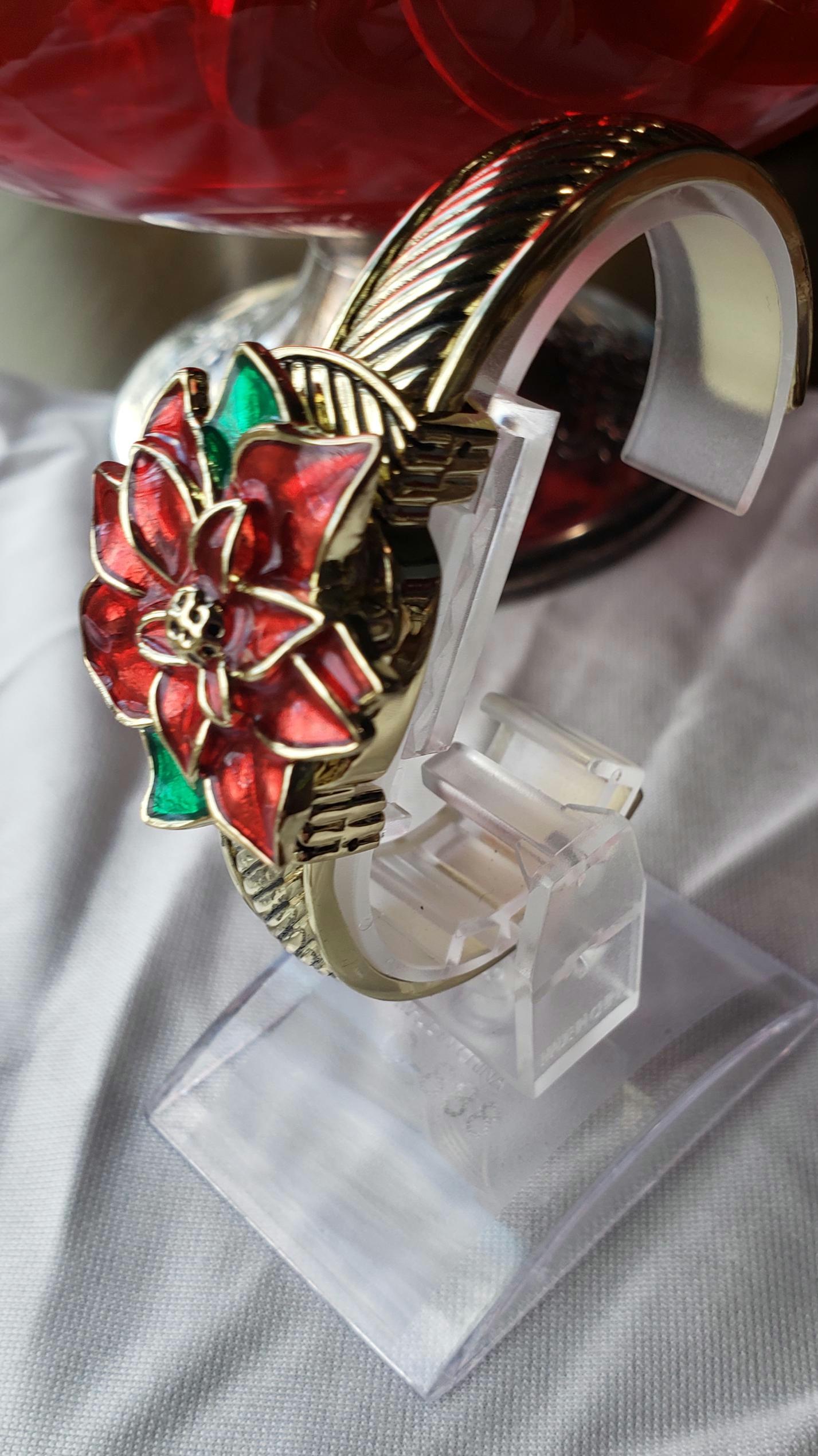 Vintage Peek-a-boo Ladies Watch Gold Tone Red and Green Holly! SO ...