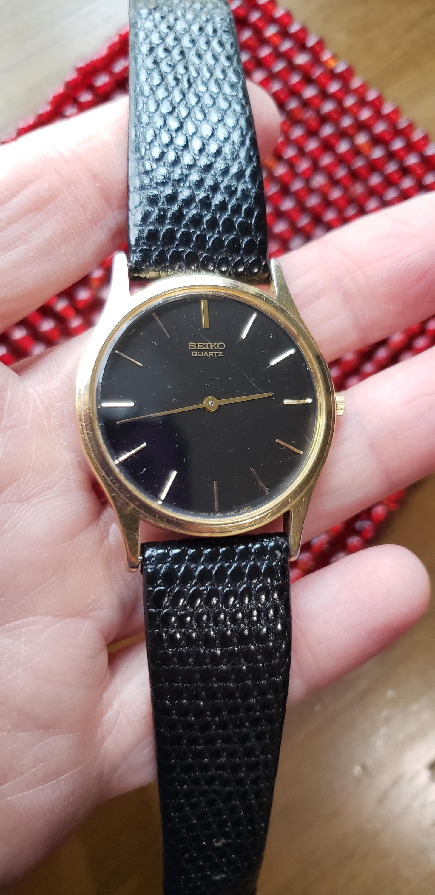 Vintage Seiko Men's Watch! 1980's Black and Gold, Leather Band. New Battery! 5Y30-7A79 - Etsy