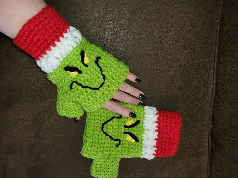 Grinch Fingerless Gloves. Crochet Size Adult Medium. - Etsy
