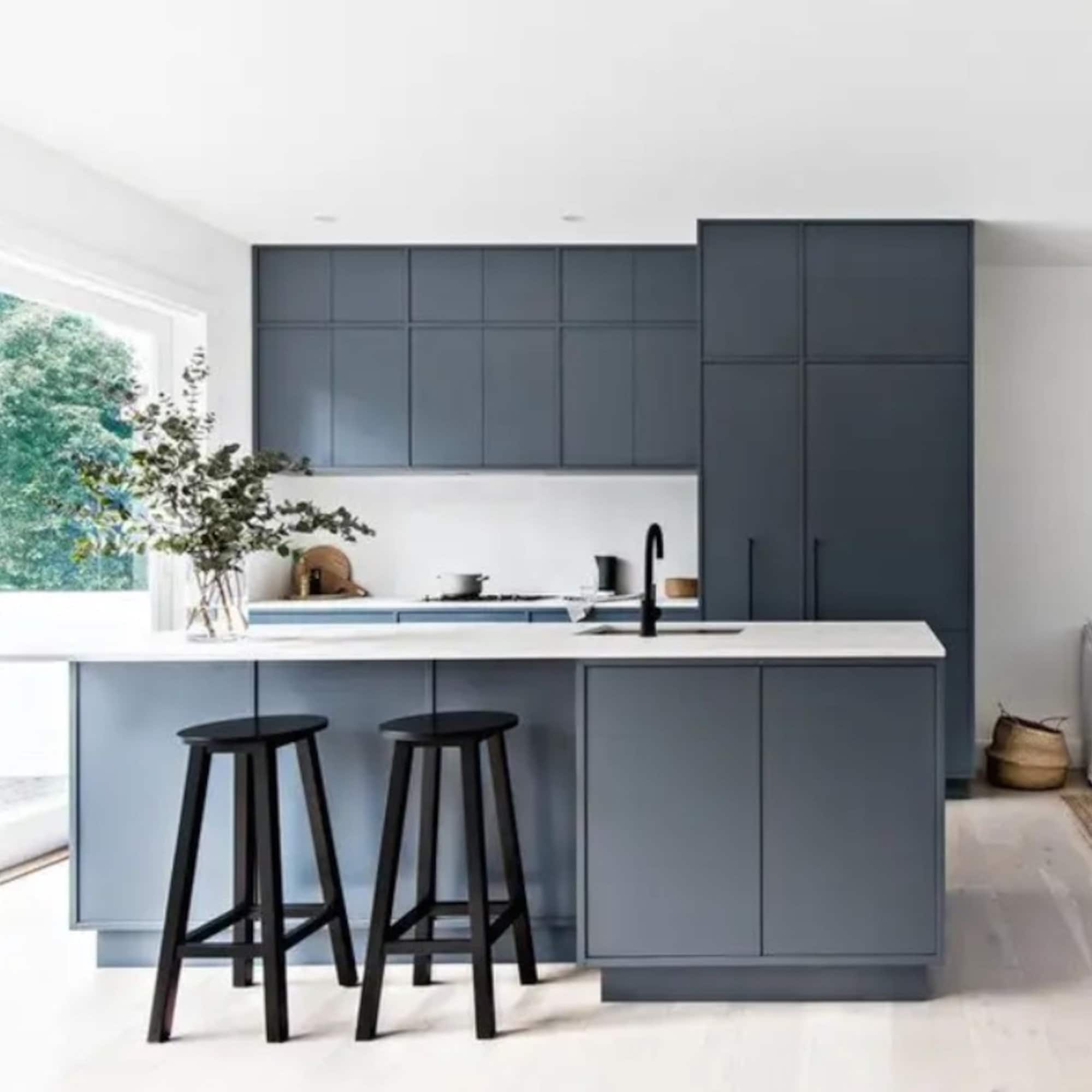 Midnight Blue Slim Shaker Kitchen Cabinets Navy Blue Frameless Modern ...