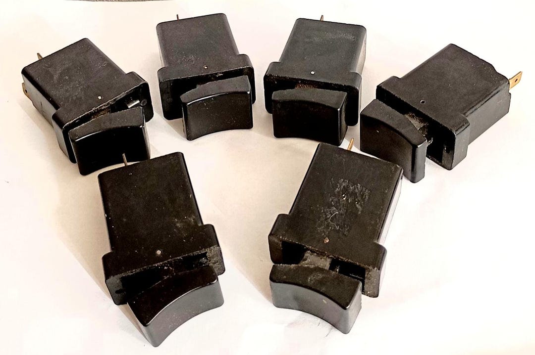 Push Button Switch 8600.21, Bakelite Switch 24 Volts, 150 Watts, 12 ...