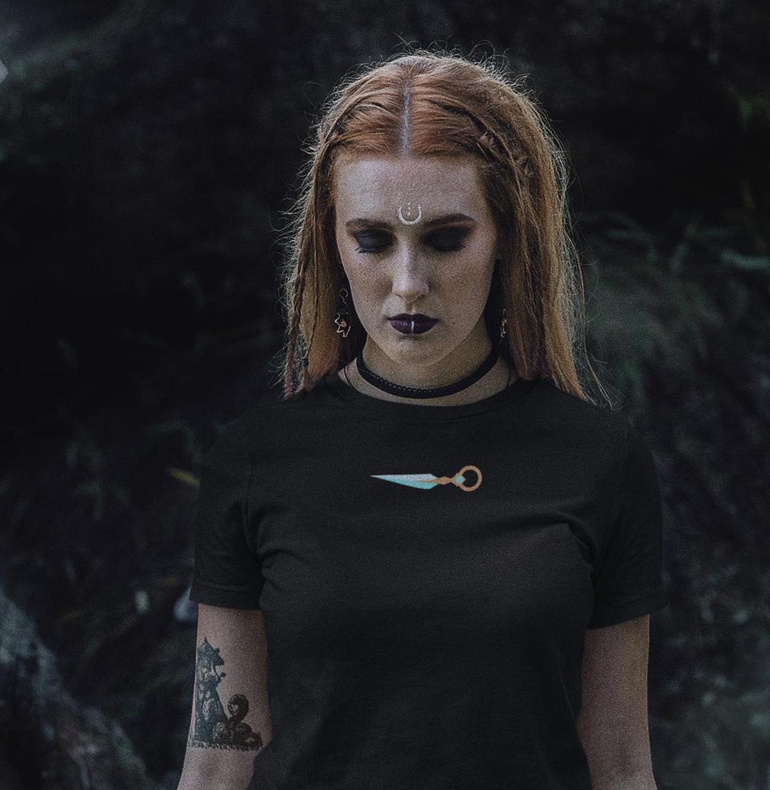 Solas Dagger Dragon Age the Veilguard Inspired T-shirt Embroidered Blue ...