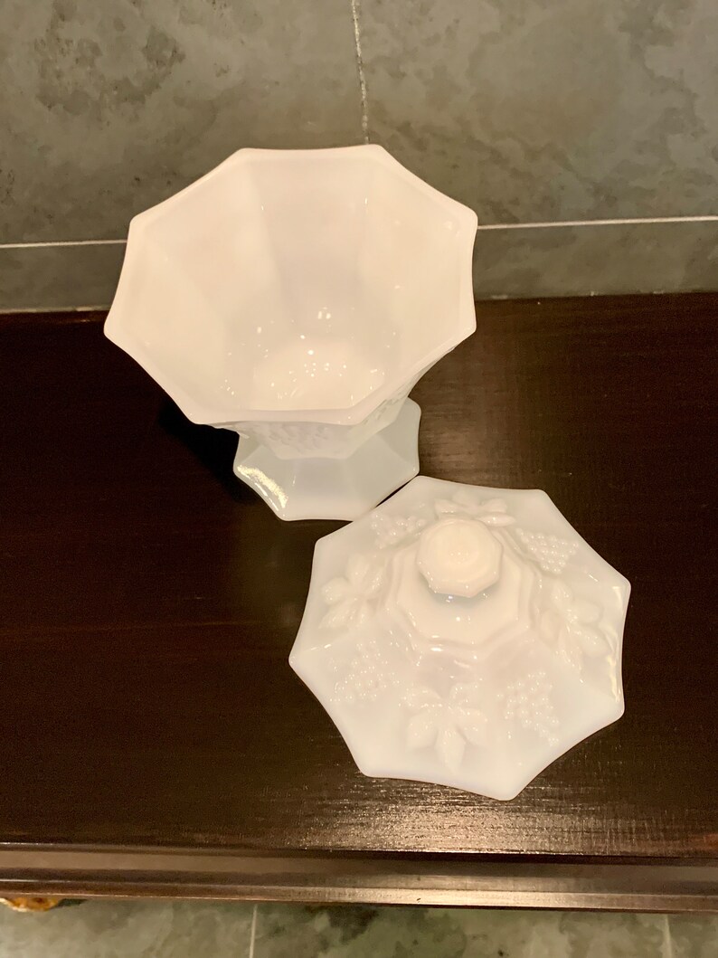 Vintage MCM White Milk Glass Pedestal Candy Dish/ Bathroom - Etsy Vintage MCM White Milk Glass Pedestal Candy Dish/ Bathroom - Etsy