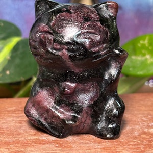 Lucky Cat Garnet and Astrophyllite. Vlue Firework Stone Flash - Etsy