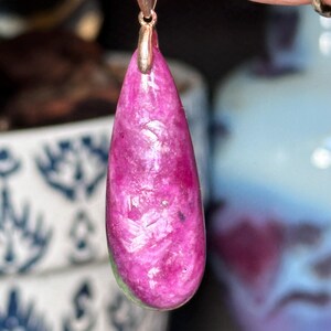 Flashy Ruby Zoisite Pendant in Copper Coated 925 Silver Clasp and Chain UV Reactive - Etsy