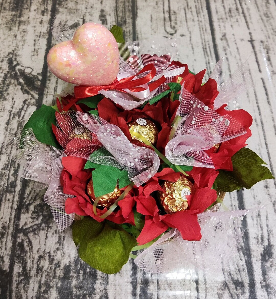 Small Ferrero Rocher Chocolate Flowers Basket Flower Crepe Bouquet With ...