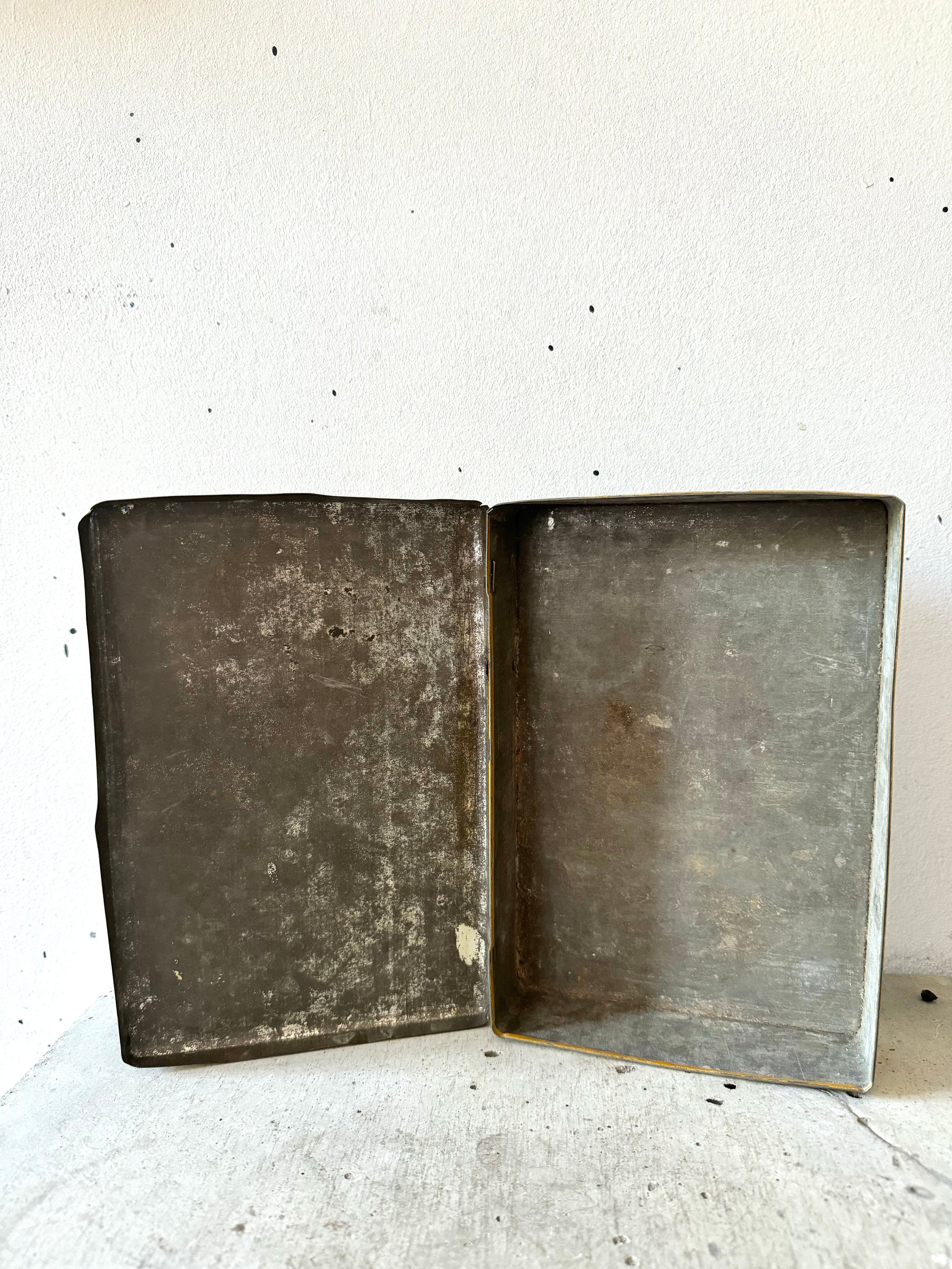 Vintage Painted Tin Box II Collectible Metal Storage Box II Storage ...