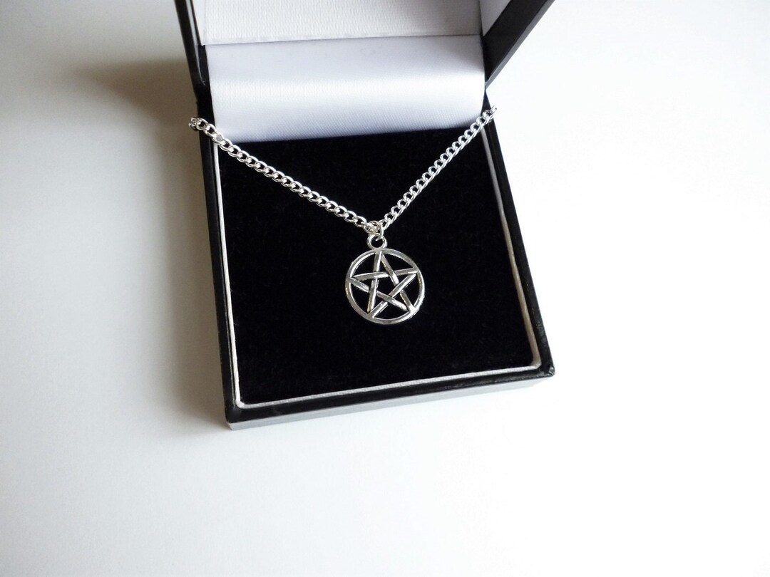 Lovely Small Pentacle Pentagram Wicca Druid Supernatural Necklace ...