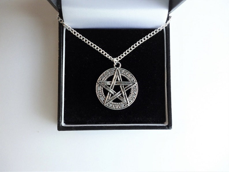 Lovely Pentacle Pentagram Wicca Druid Supernatural Necklace Pendant ...