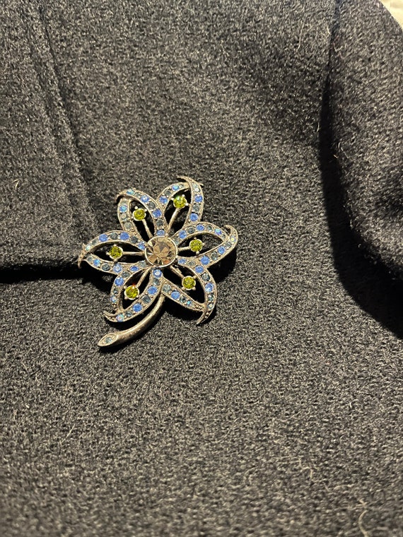 Vintage talbots flower - Gem