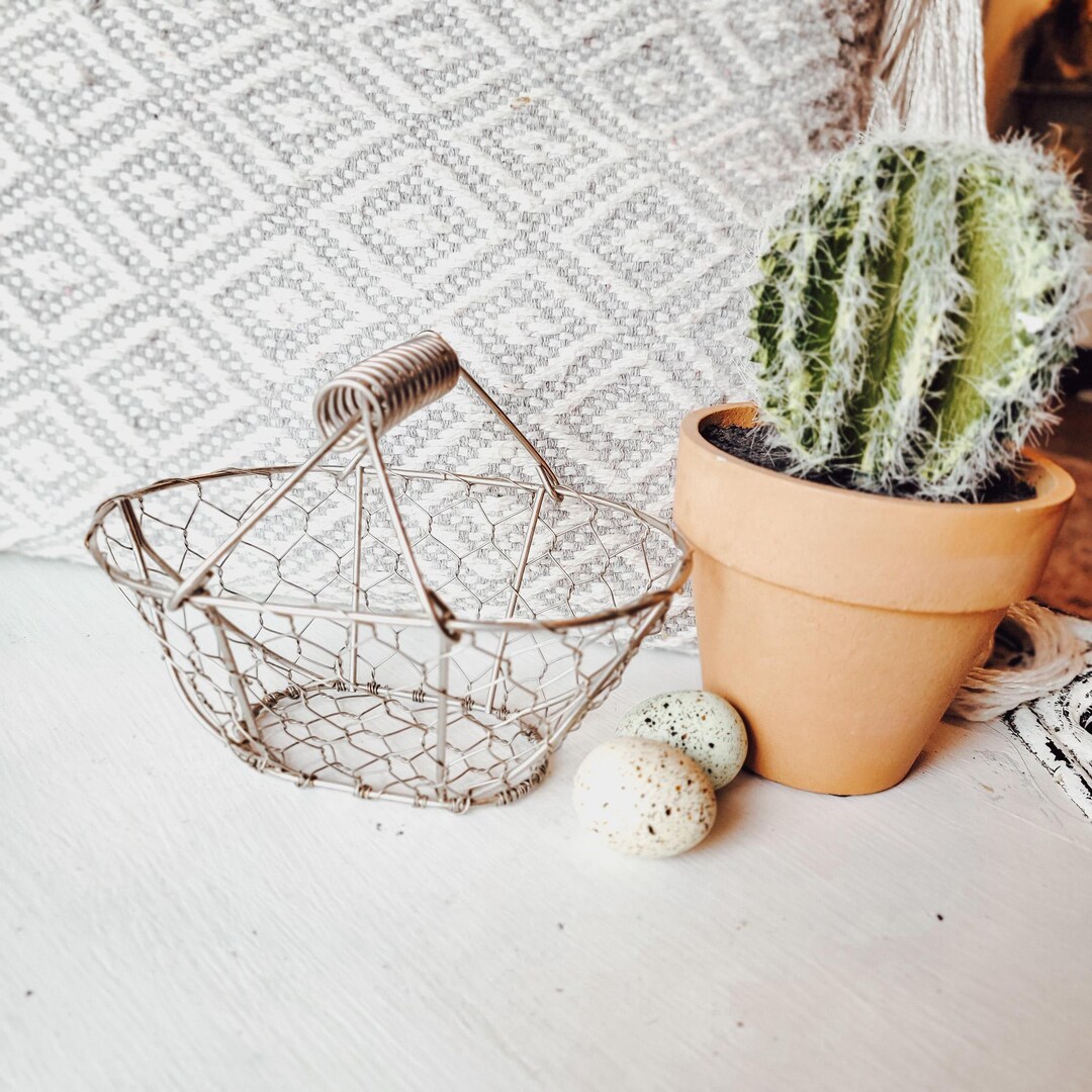 Vintage Mini Wire Basket With Handle | Vintage Home Decor Easter ...