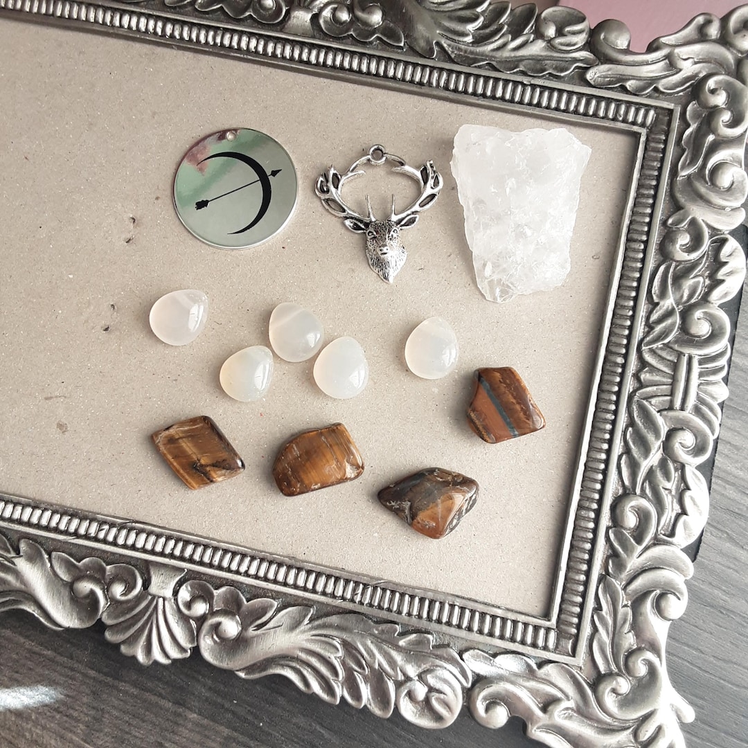 Artemis Altar Decor Set - Etsy