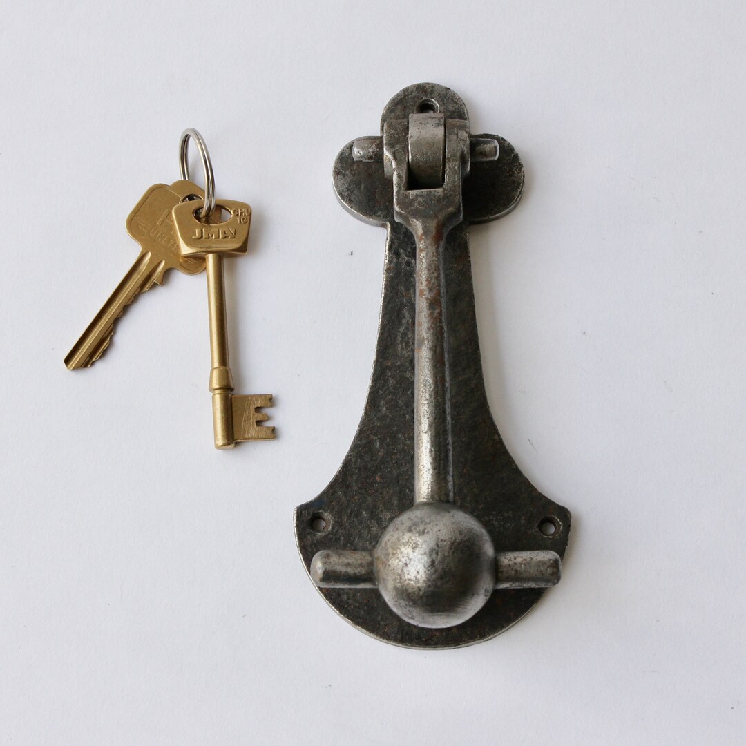 Brutalist Cast Iron Door Knocker, Vintage, Unusual, Rare, 16/7.5cm - Etsy