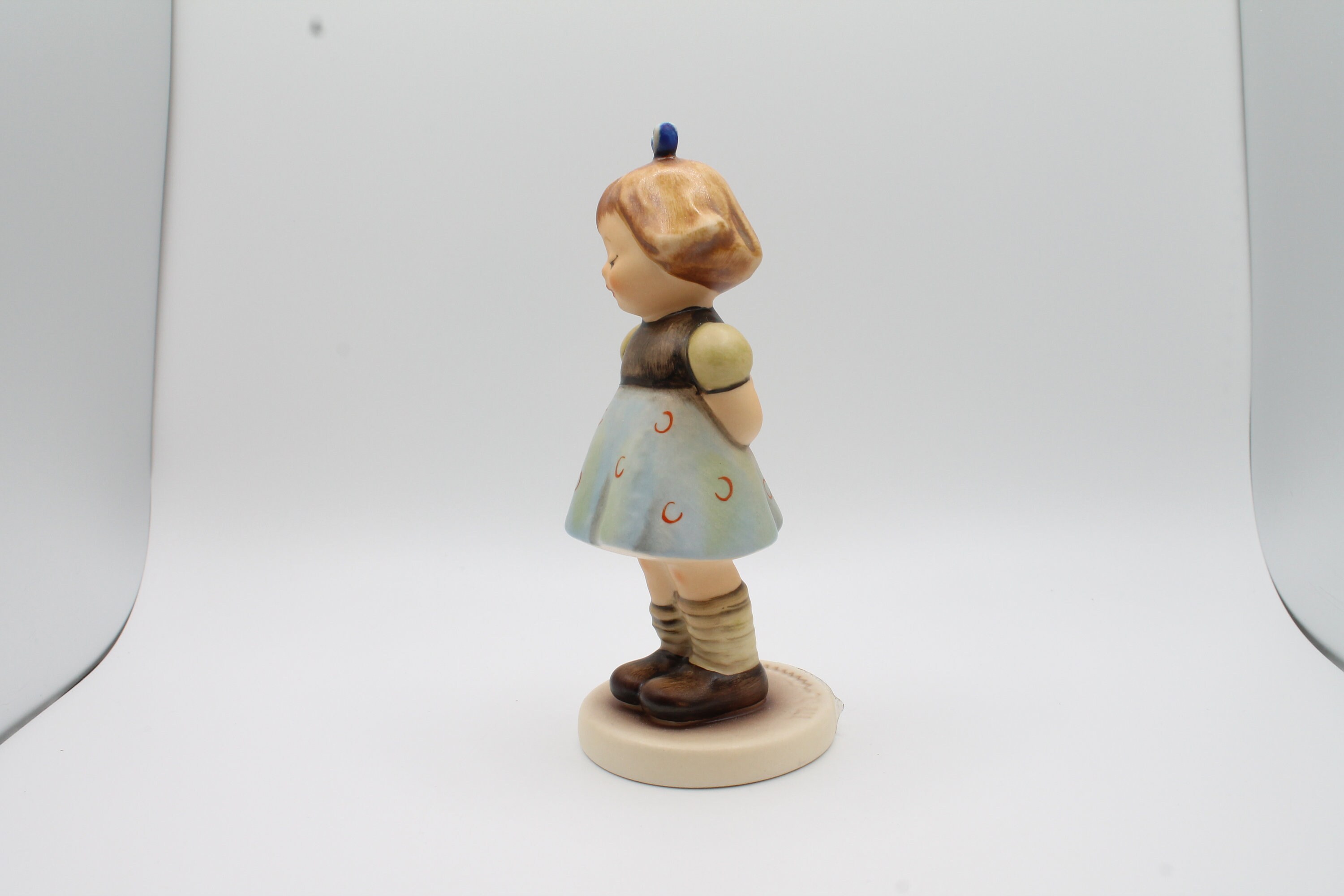 Goebel M.I. Hummel Club - #493 - Two Hands One Treat - TMK 7 - Etsy