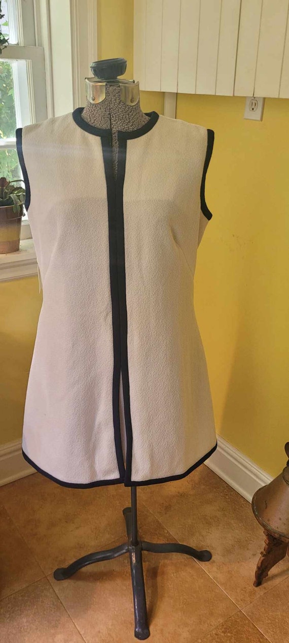 1960's Leo-Danal white mini-mod dress with navy blue … - Gem
