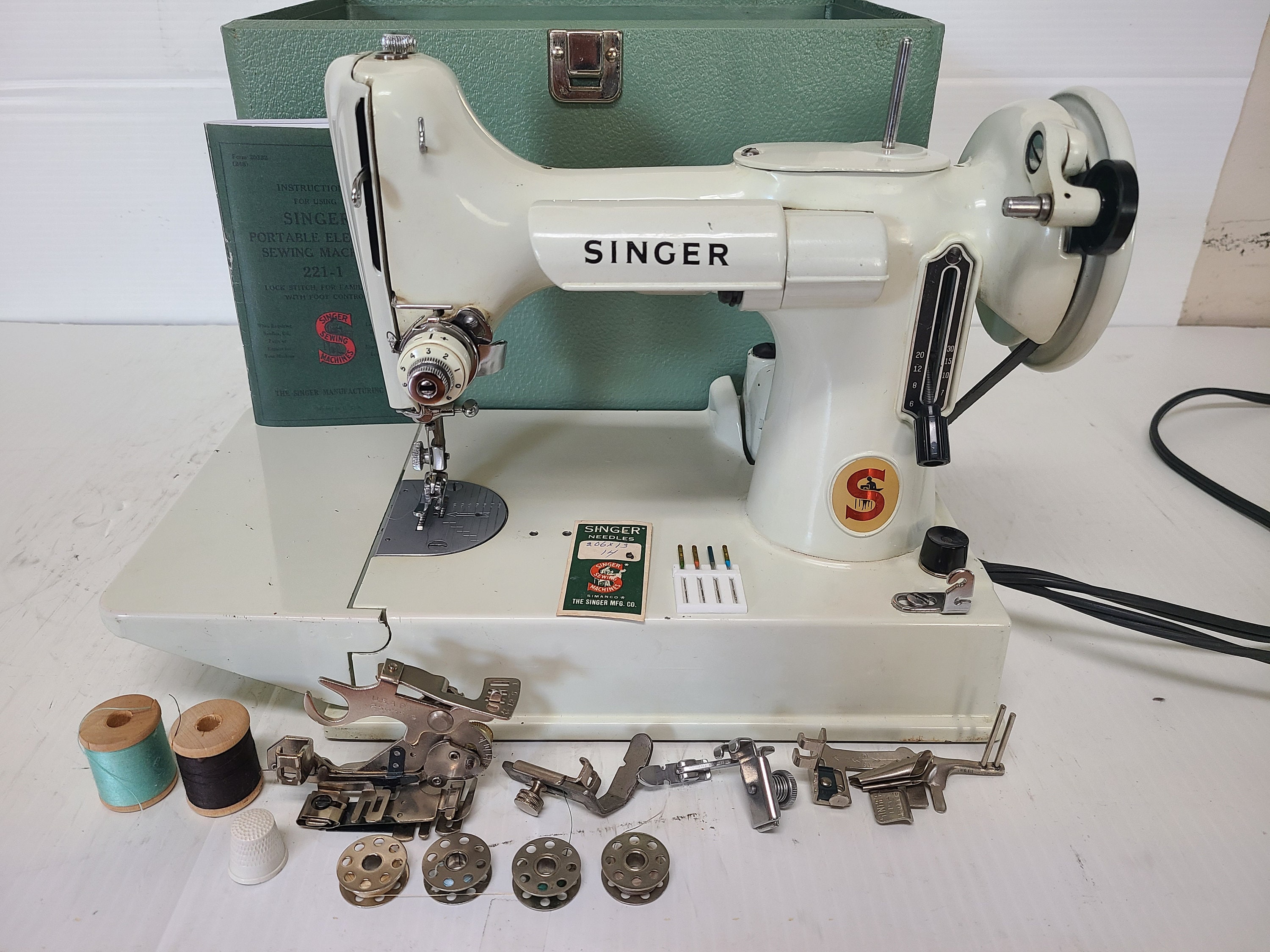 Singer Featherweight Clipart