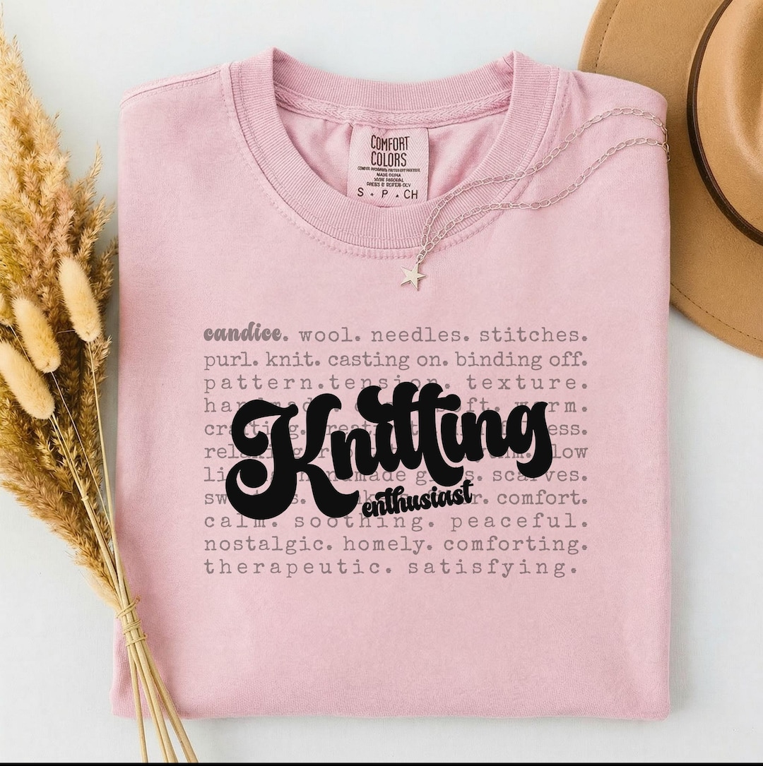 Knitting Enthusiast Personalized T-shirt, Retro Script Design, Knitting ...