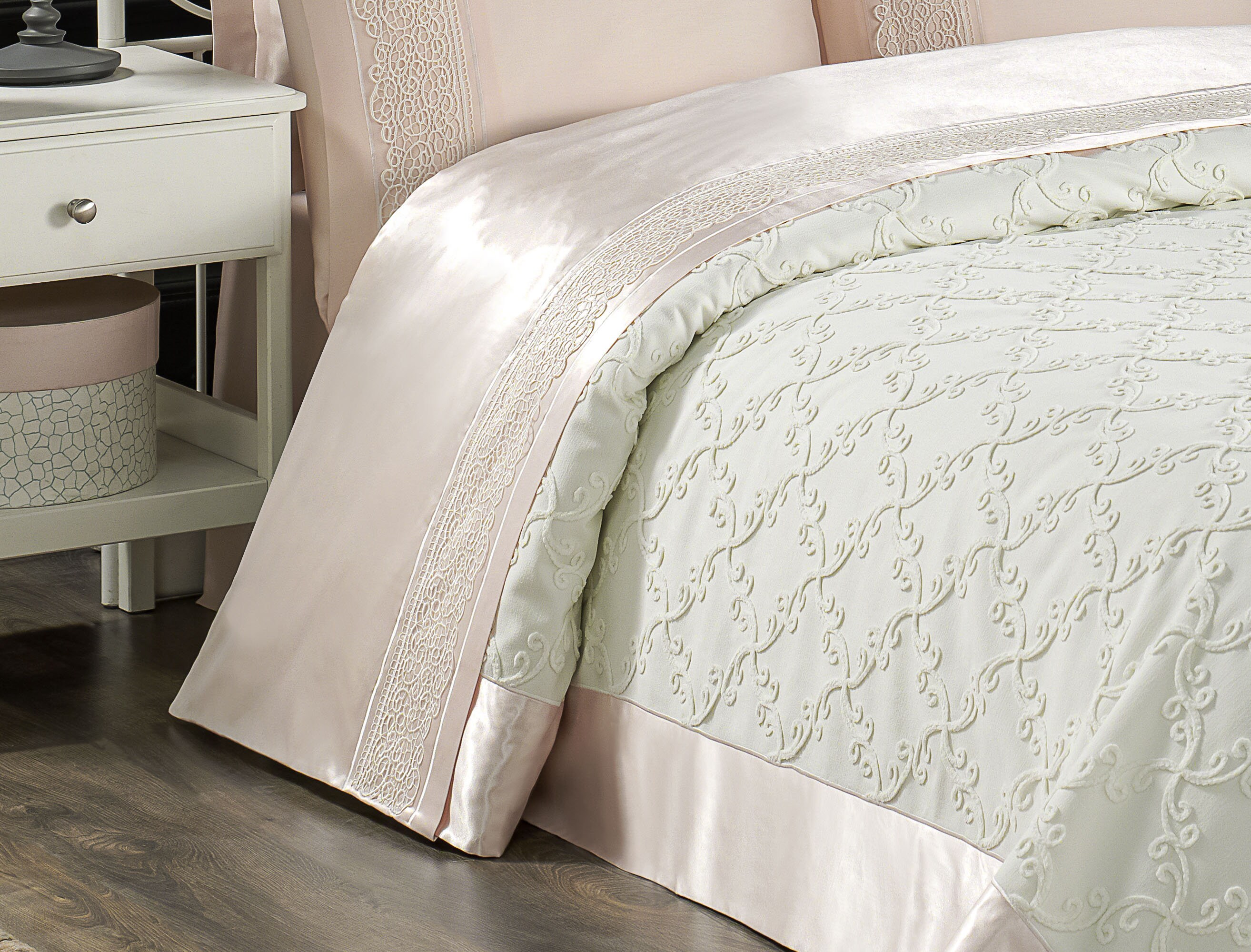 Cotton-linen Bedding Set – Beige Embossed Blanket, Salmon Satin Lace - Etsy