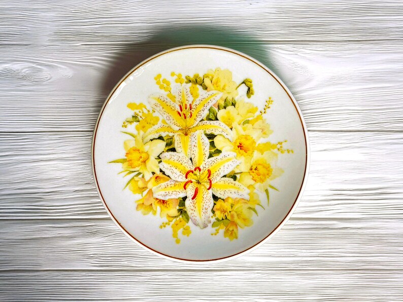 Vintage Lily & Daffodil Plate, Botanical Wall Decor, Gold Rim Porcelain ...