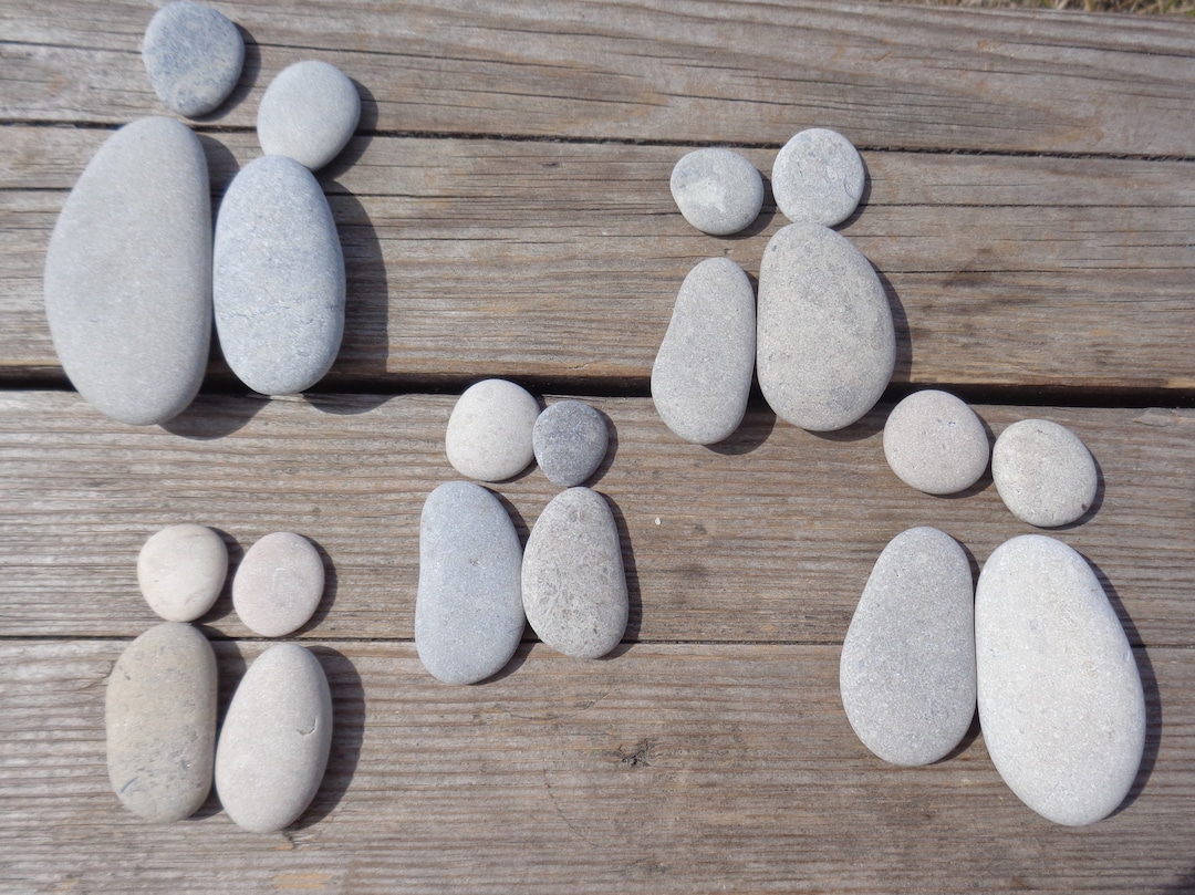 Set of SMALL and Flat Pebbles People, Elongated and Round Pebbles for ...