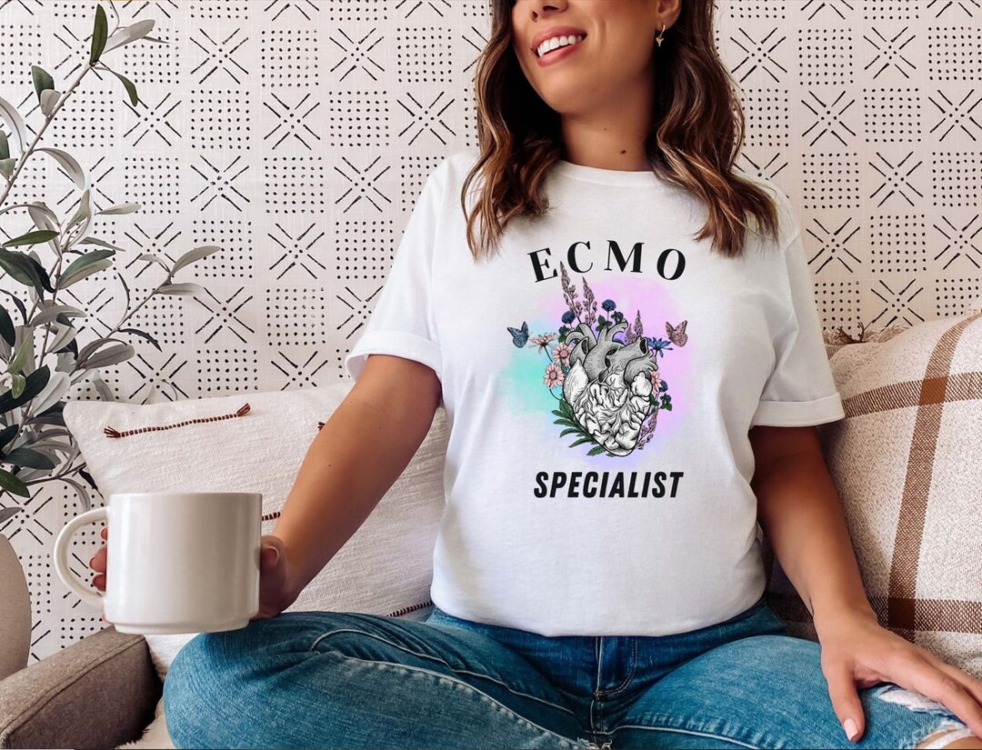 ECMO Specialist Heart Graphic T-shirt, Nurse Gift - Etsy