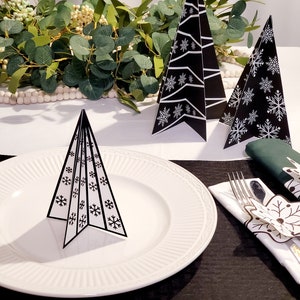 Printable Black and White Christmas Trees, 3D Christmas Tree Templates ...