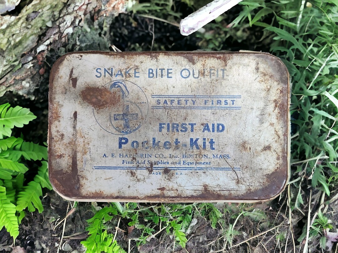 Vintage Pocket First Aid Snake Bite Kit Retro Emergency Supplies ...