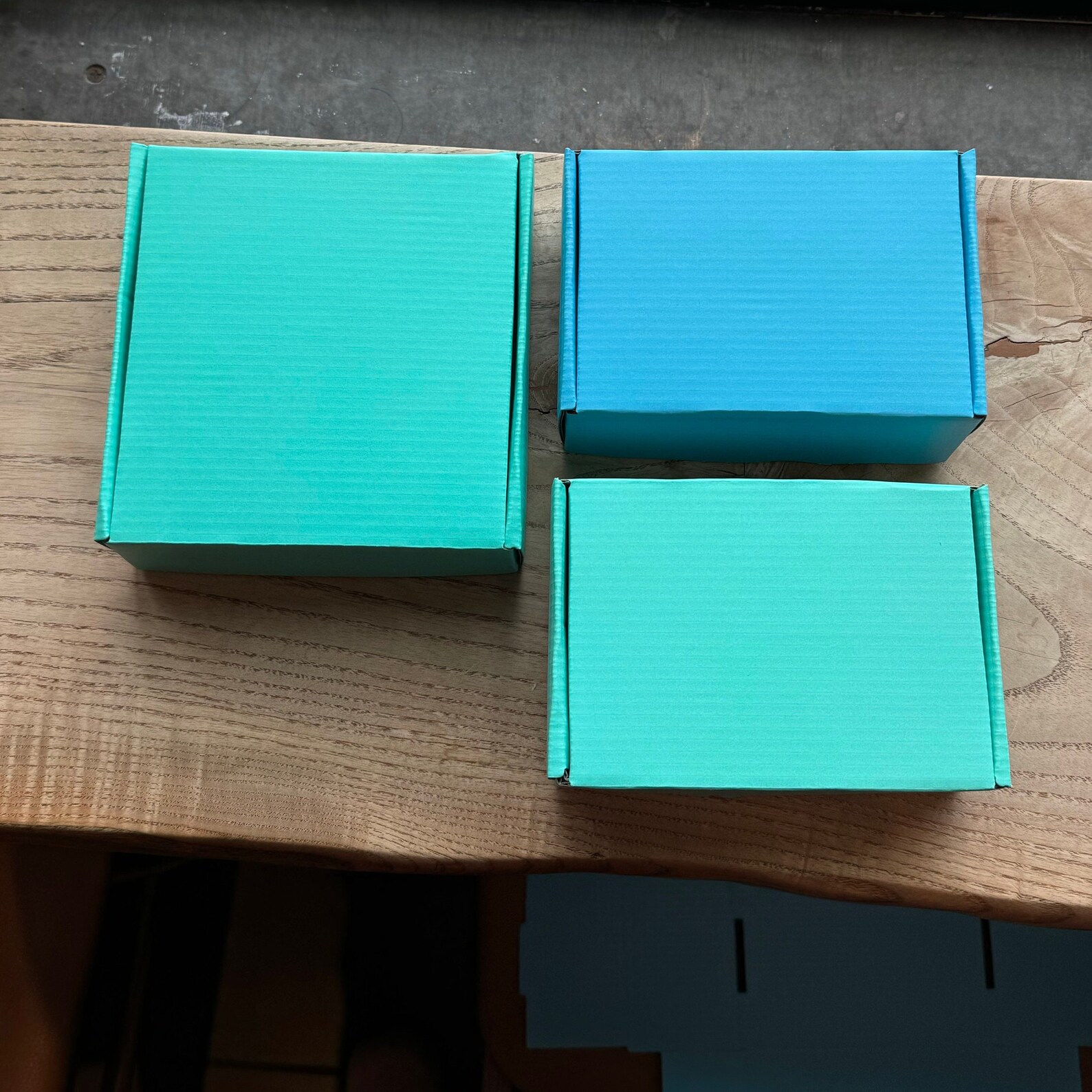 Premium Good Quality Easy Fold Corrugated Matte Finish Gift Box ...