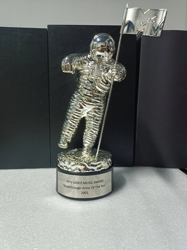 VMA MTV Moonman Award Trophy Statue Video Music Award Silver With Gift ...