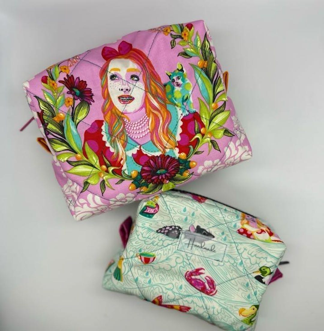 Handmade Alice in Wonderland Themed Quilted Boxy Zipper Bag – Travel ...
