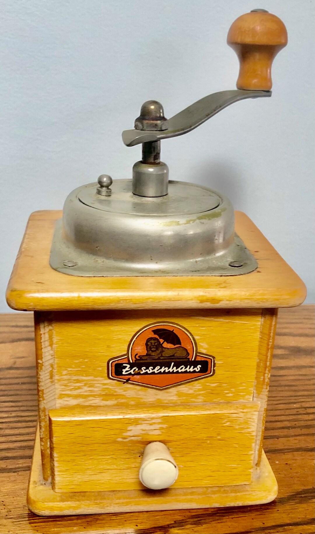 ZASSENHAUS German Vintage Wooden Coffee Grinder Vintage 1940'S/50'S, Red Lion Label, Spin Top ...