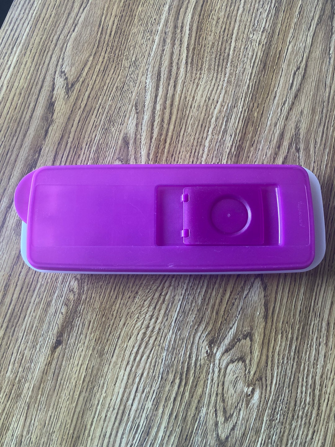 Tupperware Ice Cube Tray With Lid That Seals in Freshness Raspberry ...