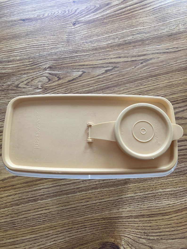 Vintage Tupperware Cereal Container Keeper Store and Pour Tan Coloured ...